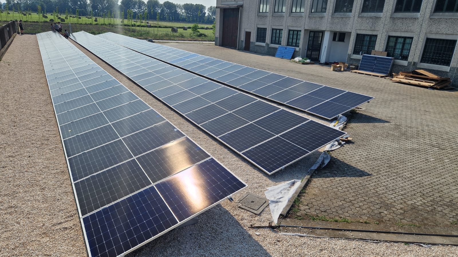 Vantaggi e svantaggi dei moduli fotovoltaici di grandi dimensioni ...